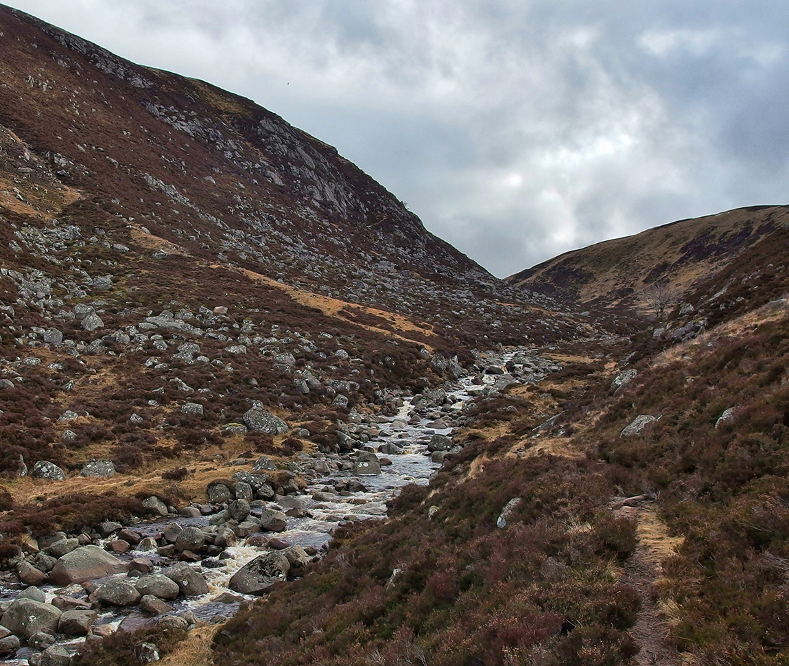 Glen Muick to Glen Mark | Moab.in